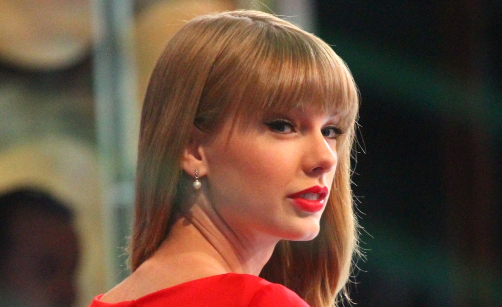 Taylor Swift Becomes The First Female Artist With Four Albums In