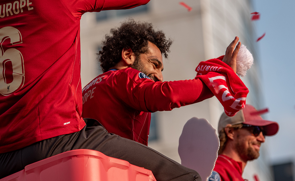 Mo Salah Spends His Day Off "Being A Tourist In London" | NileFM ...