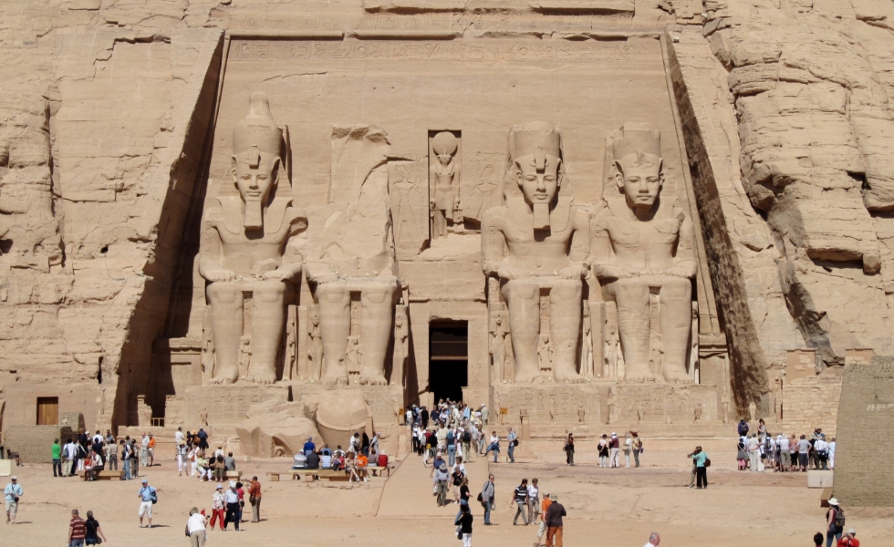 Sun Illuminates The Face Of Ramses II Statue For 20 Minutes in Abu ...